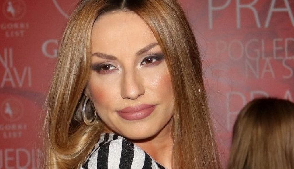 DA VAM OČI ISPADNU: RADA M. POKAZALA SE Pogledajte video kakva je ...