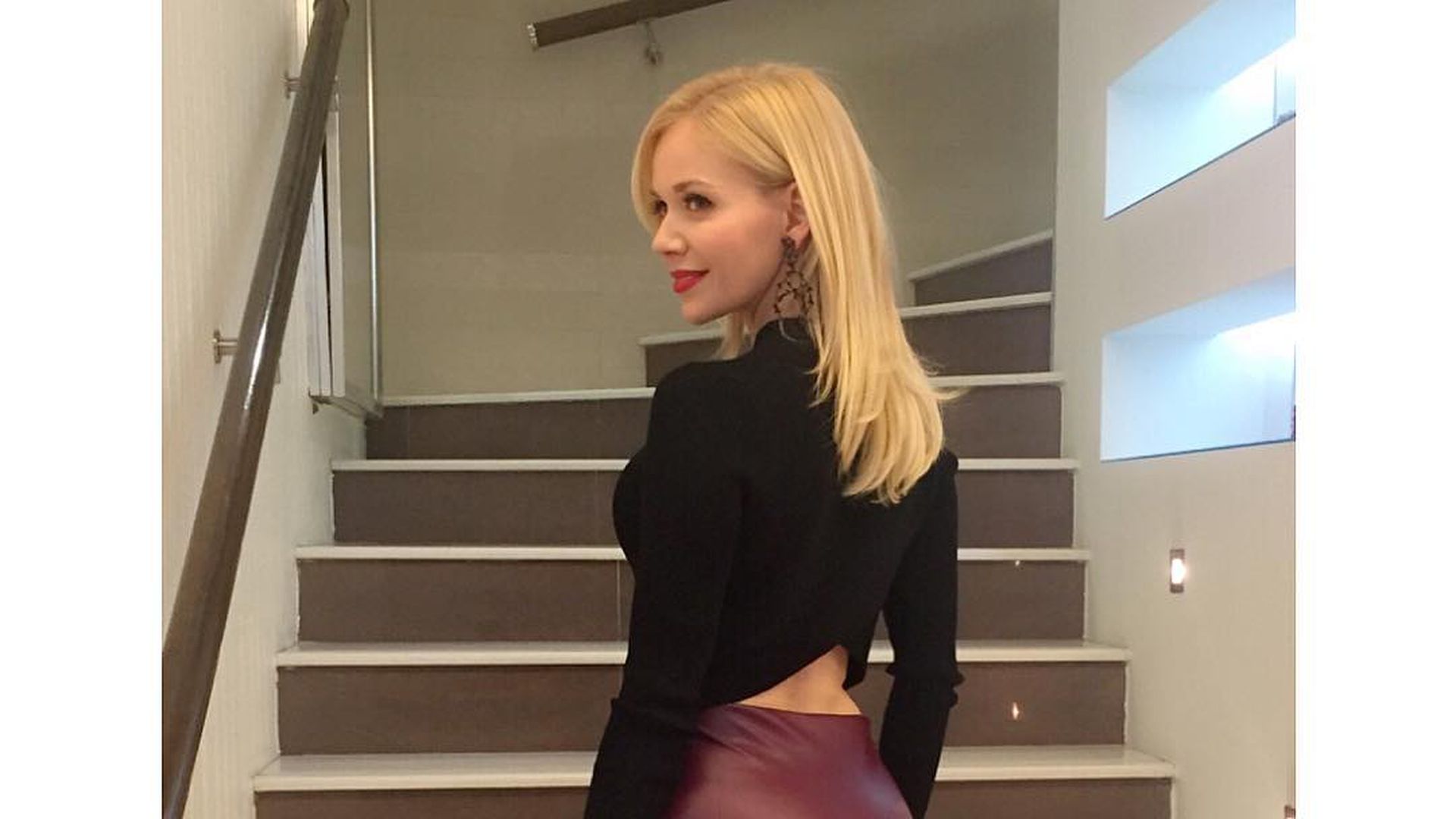 ZATRESLA KUKOVIMA I POKAZALA g… Jelena R. zavela sve vrelim plesom – Balkania Info